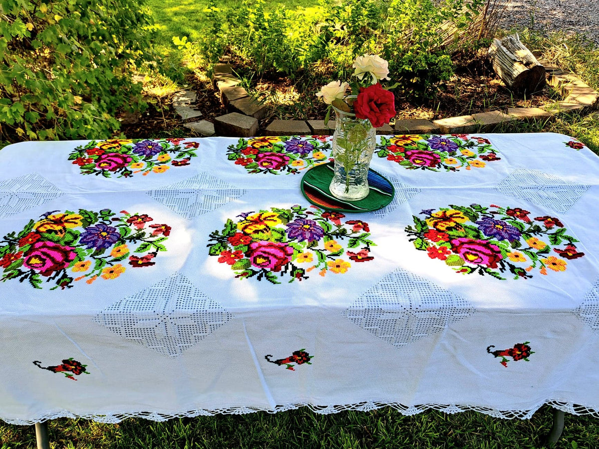 Mexican Tablecloth- Large Bouquet Design – Rosies Market Y Mas